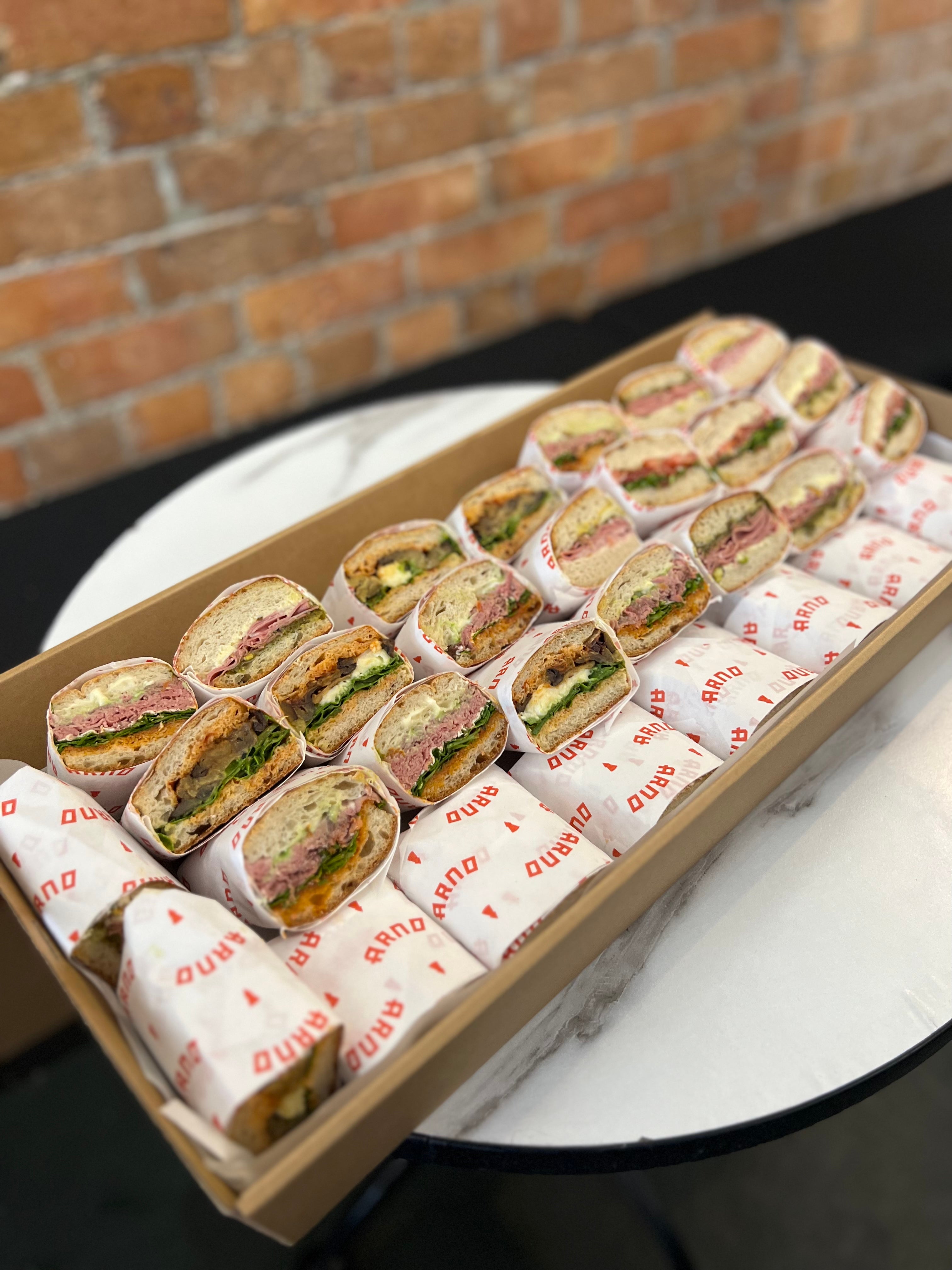 Large Panini Box (30 pieces) | Arno Deli